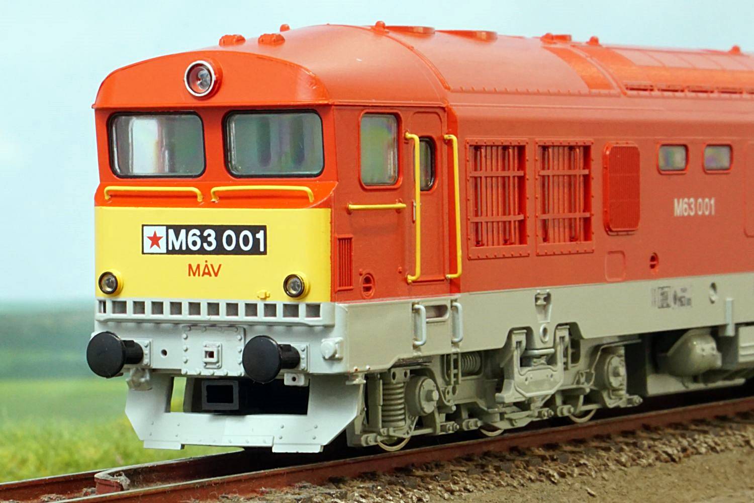 Locomotiva diesel M63 001