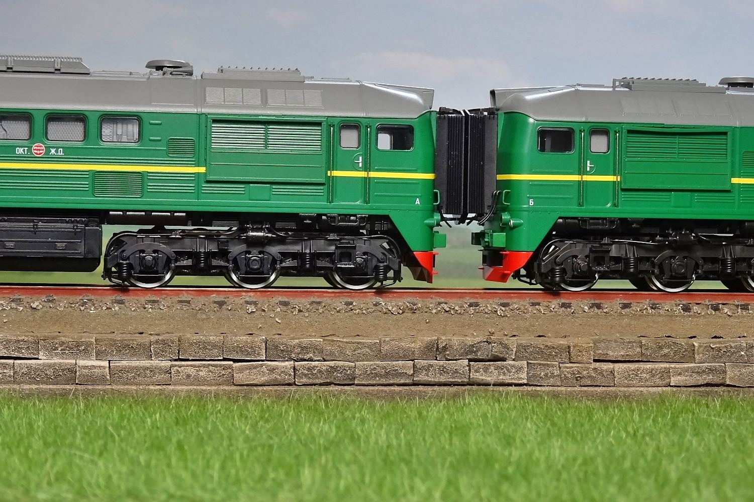 Locomotiva diesel tip 2M62 Roco 73794