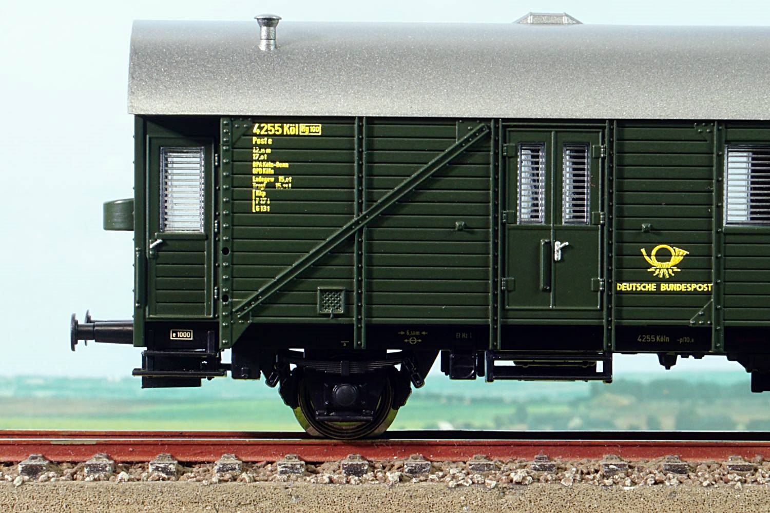 Vagon postal Roco 74418